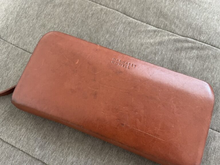 マーガレットハウエルの牛革財布を2年間使った結果【色変化記録】 | カナロード
