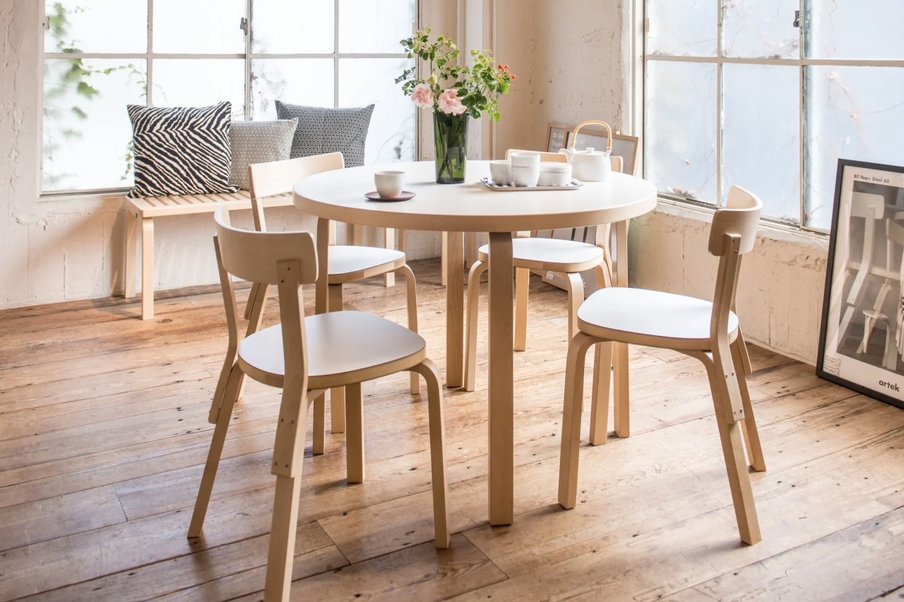 【1K一人暮らし】Artek 90Bのラウンドテーブルを購入しました！ | カナロード